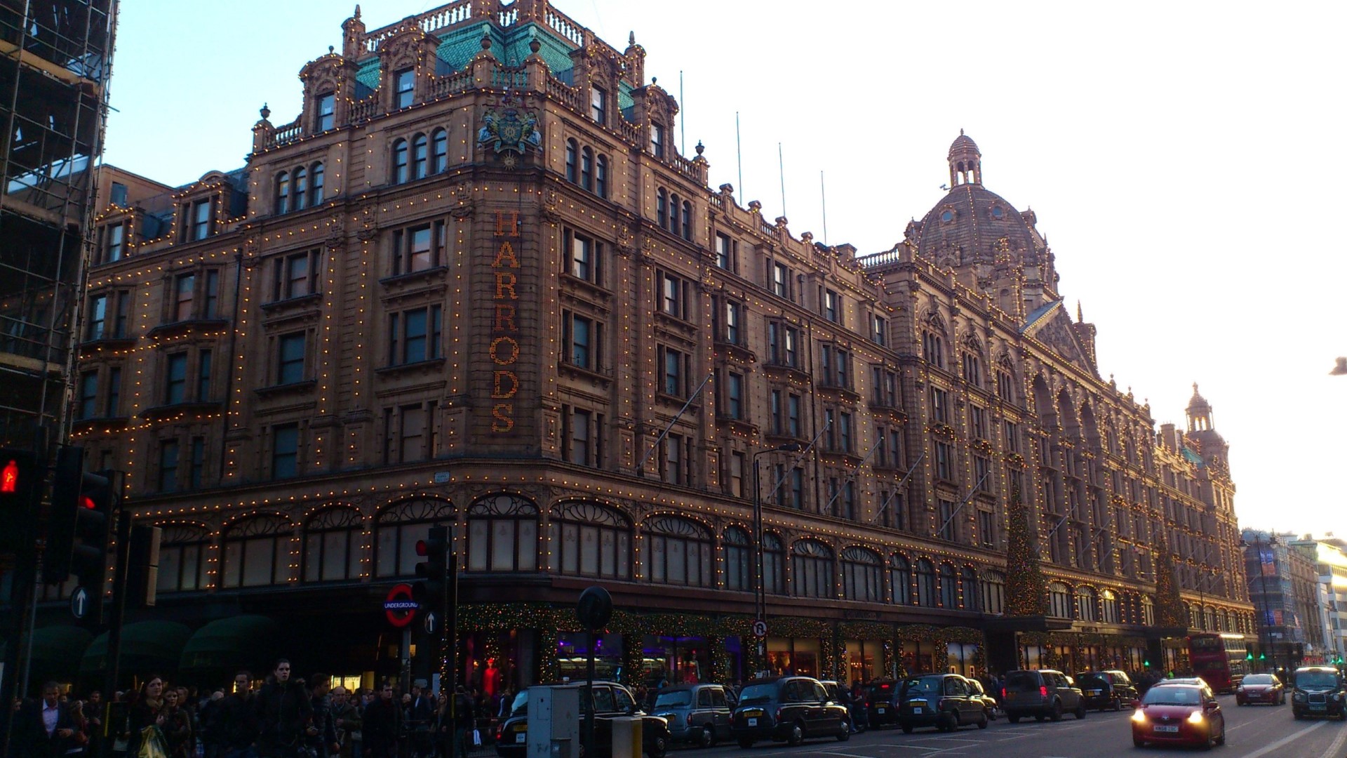 Harrods London – Opening Hours & Visitor Tips (2026)